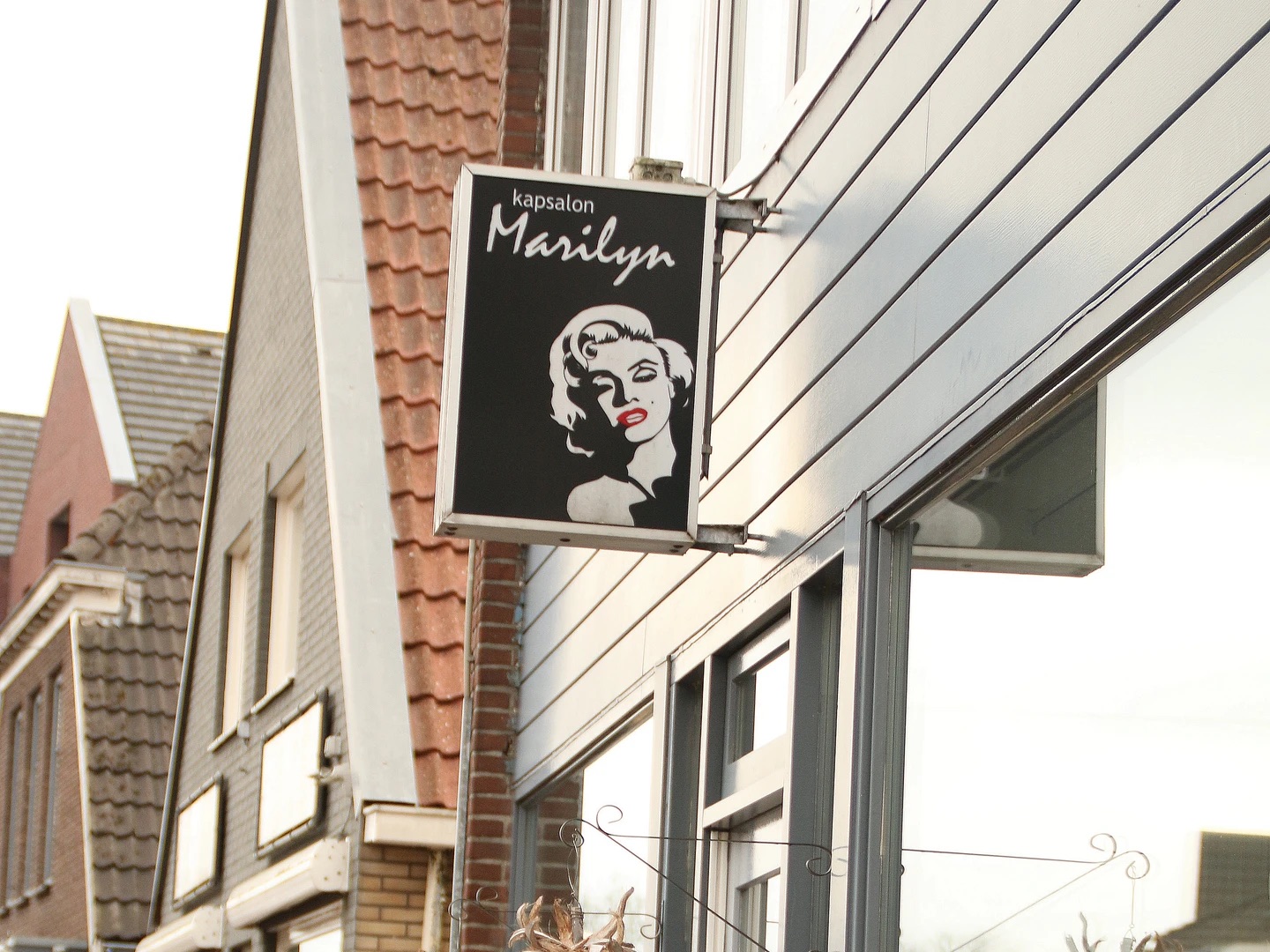 Kapsalon Marilyn – Kapsalon Marilyn Beilen